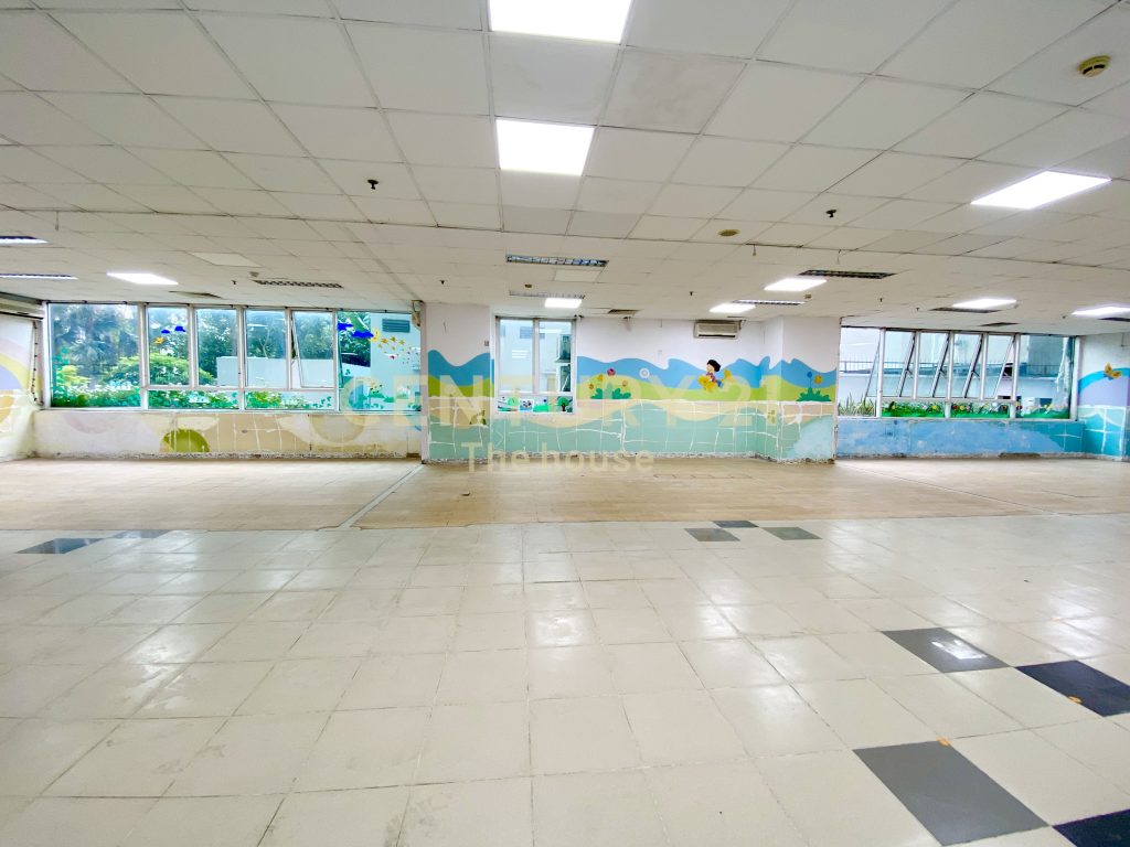 SOUTHERN LAND OFFICE BUILDING - Century 21